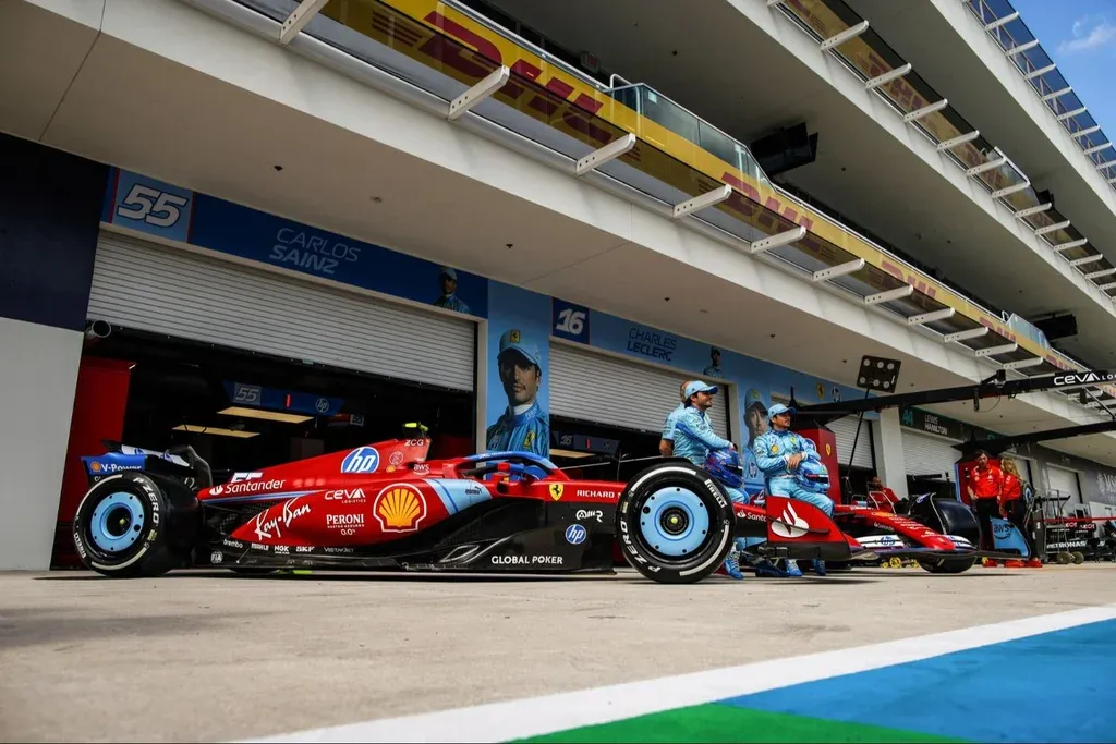 Ferrari se puso la celeste y dejó su tradicional uniforme rojo; mirá ...
