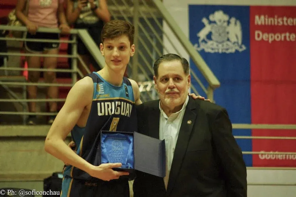 Agustín Ubal, el admirador de Luis Suárez y figura de la selección; ¿será el segundo uruguayo en ...