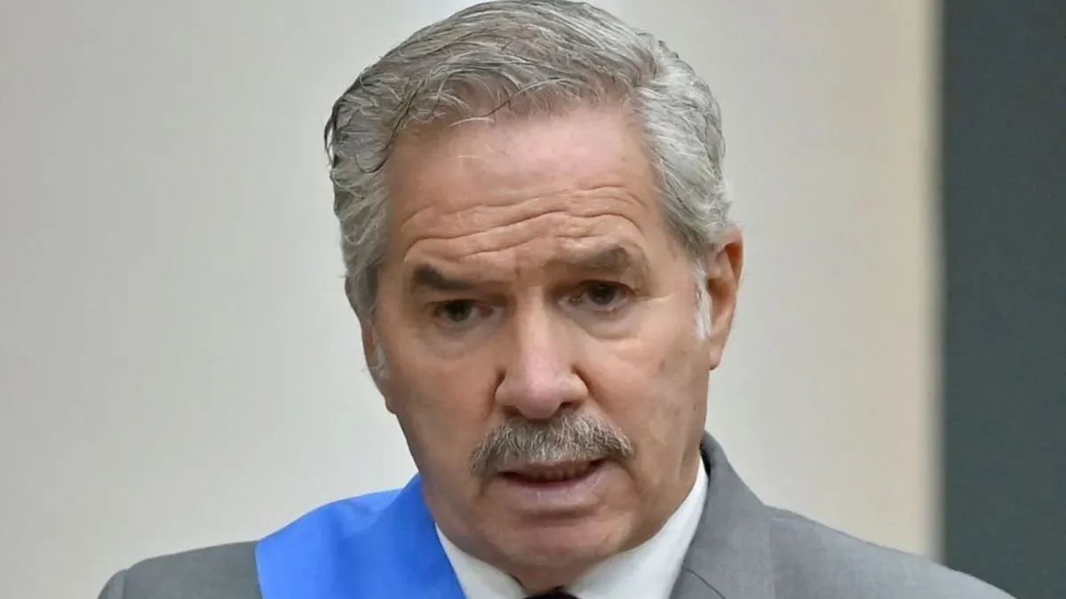 Excanciller Felipe Solá apuntó contra Luis Lacalle Pou: Tiene como ...