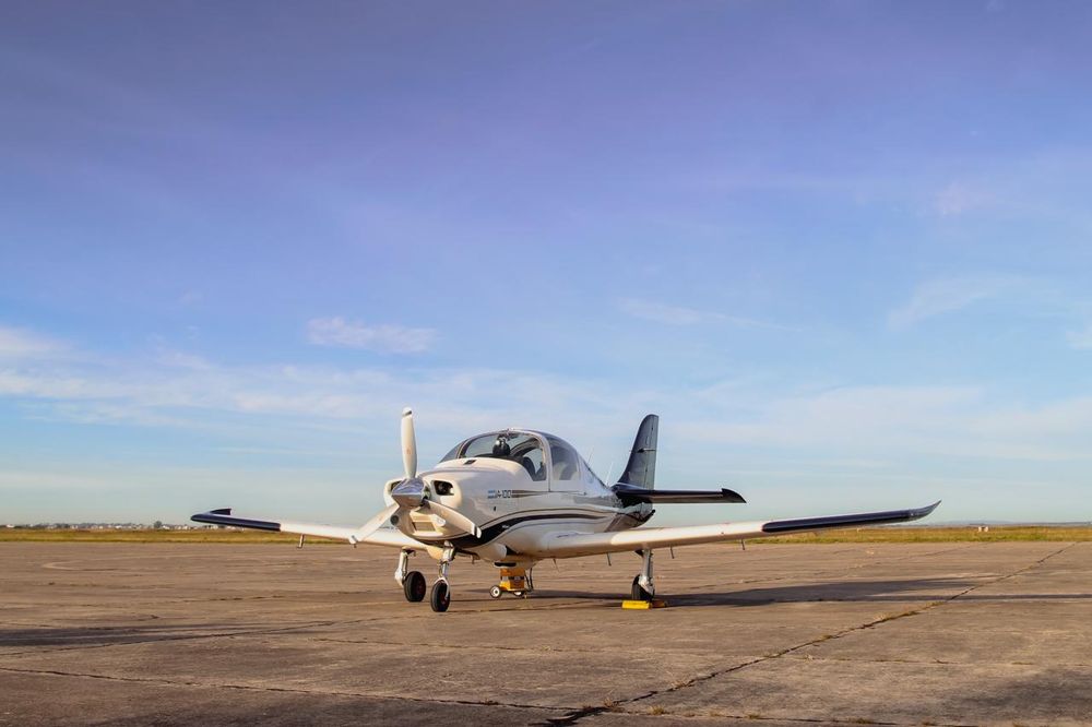 Cómo es el IA-100B, el nuevo avión fabricado en Argentina