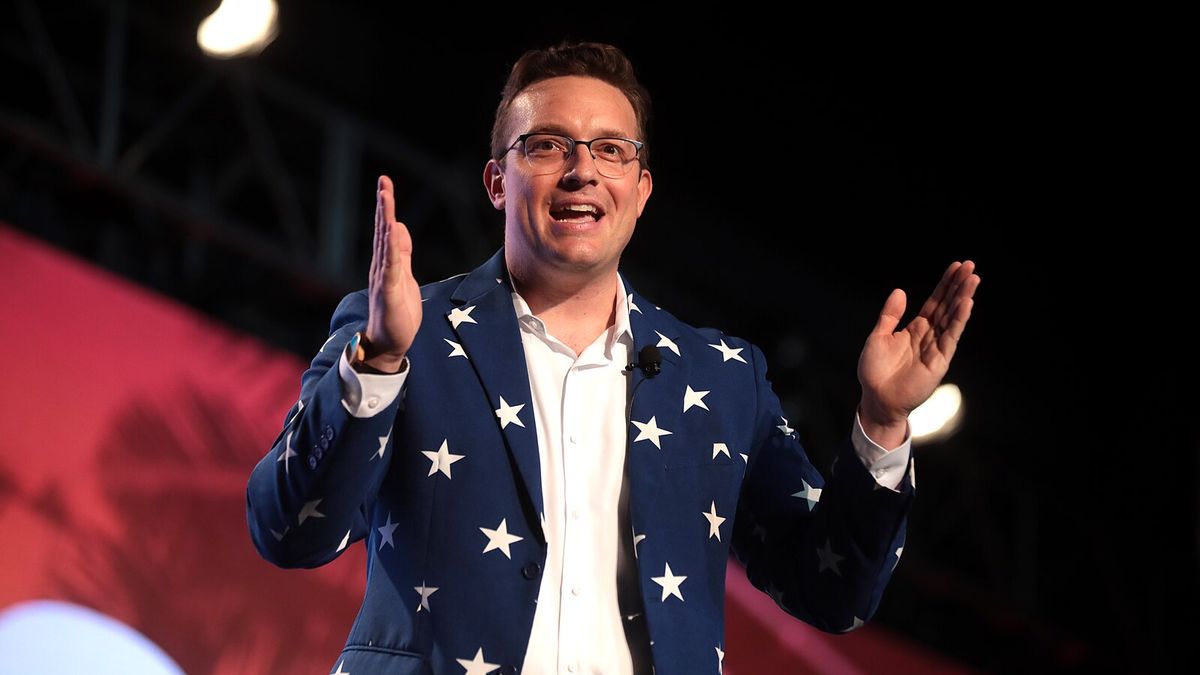 Quién es Benny Johnson, el polémico influencer MAGA que desplaza a los ...