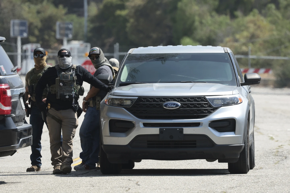 Por qué los agentes de ICE usan máscaras en las redadas migratorias y ...