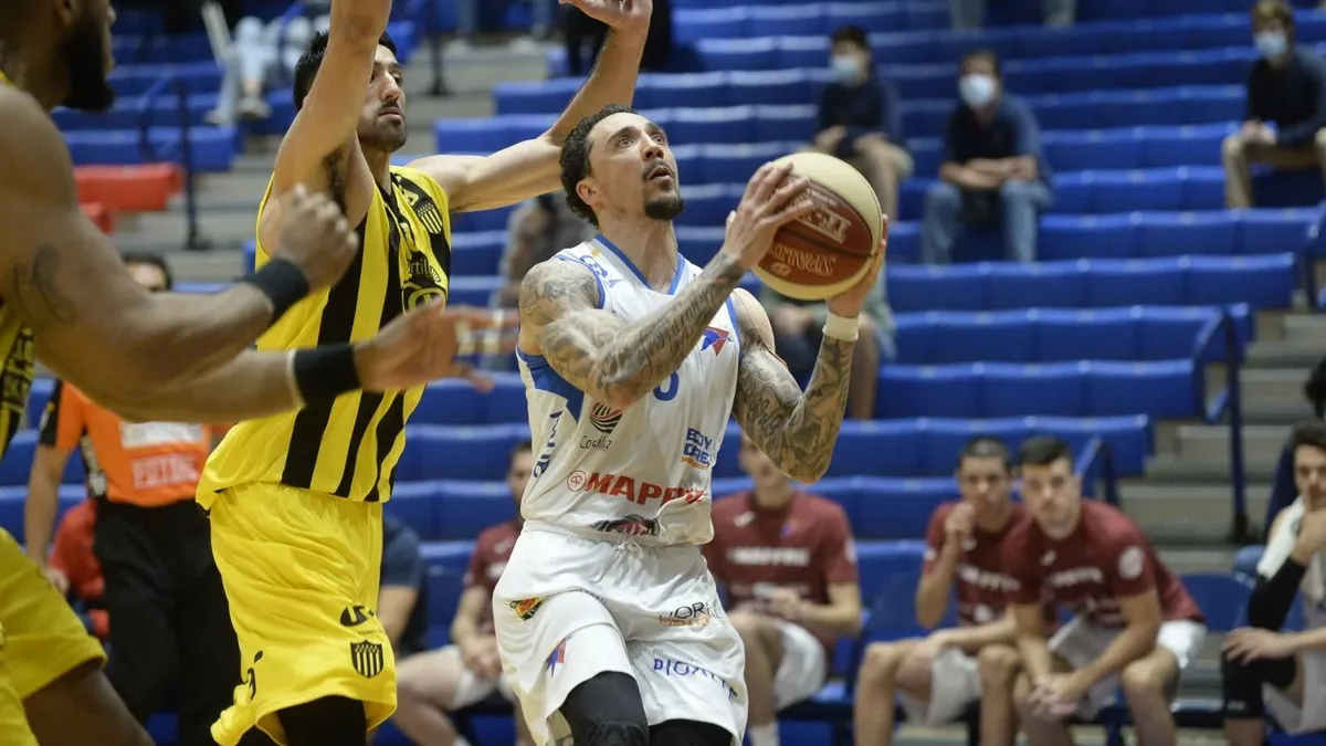 Donald Sims, la historia de un fenómeno que deslumbra en la Liga Uruguaya