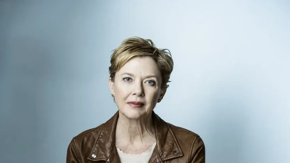 Annette Bening sobre hacer, y responder, preguntas