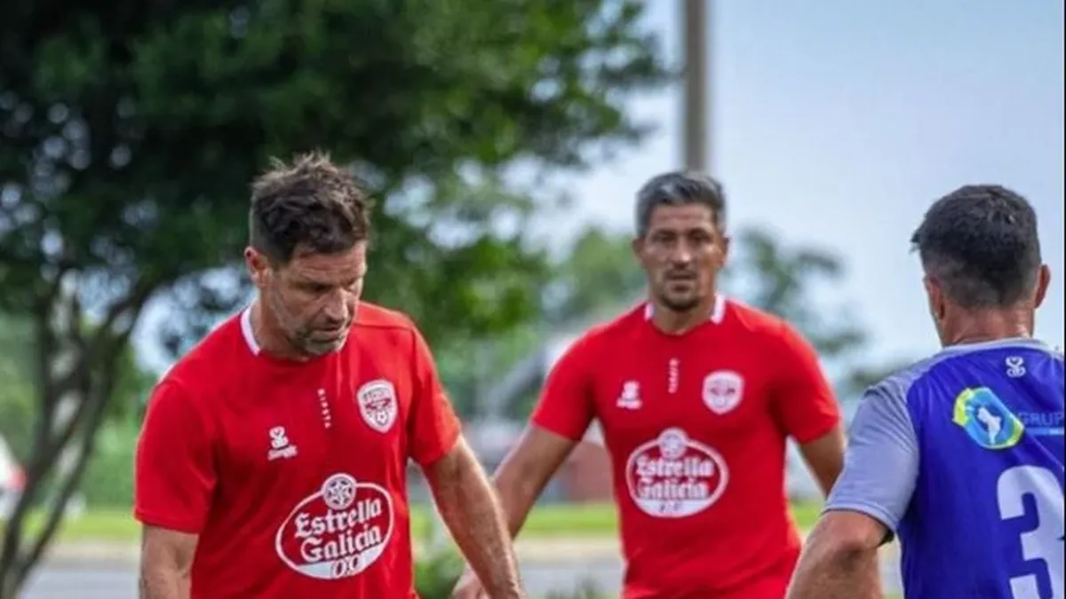 Video: El golazo de Tony Pacheco jugando al fútbol 8 con Darío ...
