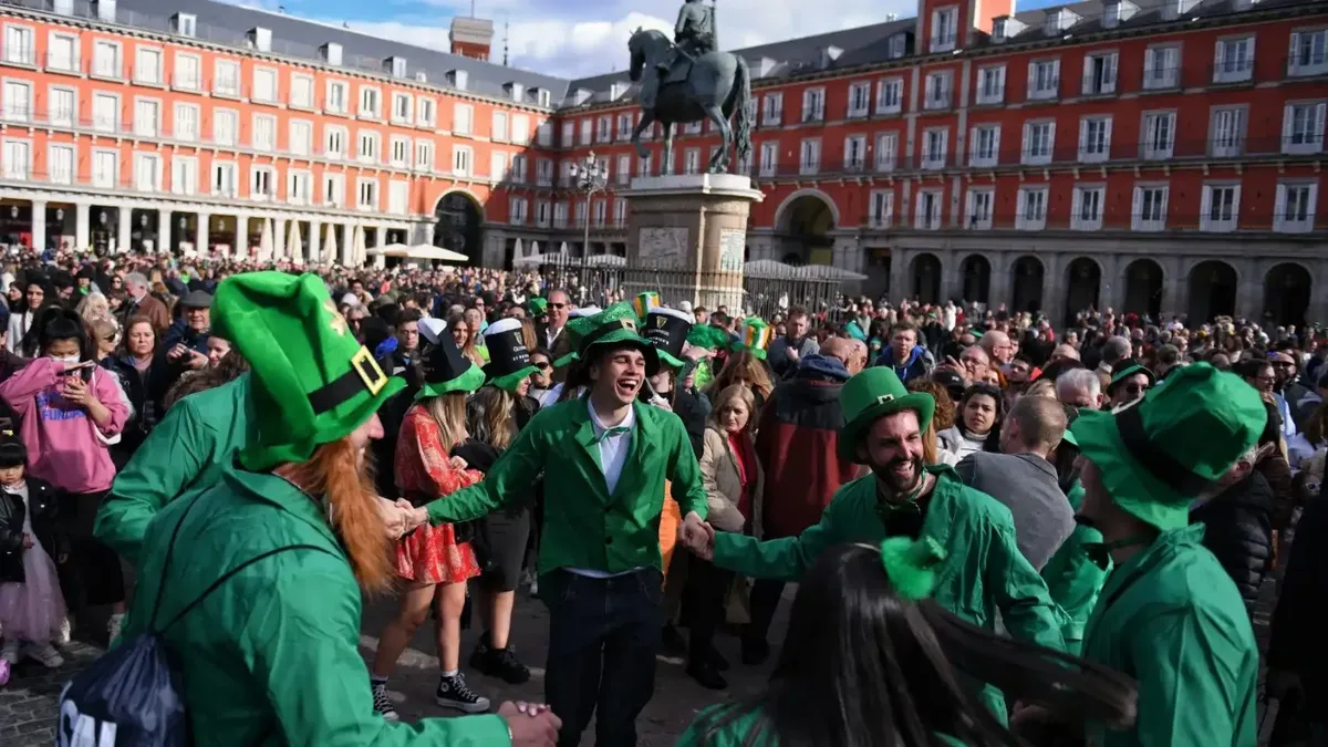 San Patricio 2025: la historia de la cerveza verde y por qué se celebra ...