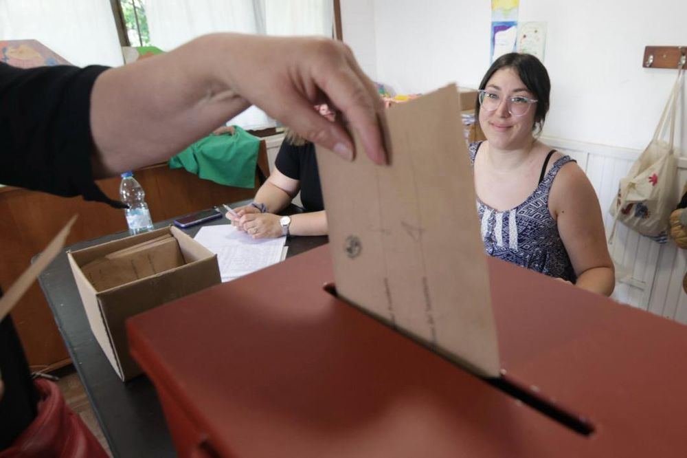 Qué pasa con los resultados a boca de urna en el balotaje de las elecciones 2024 en Uruguay