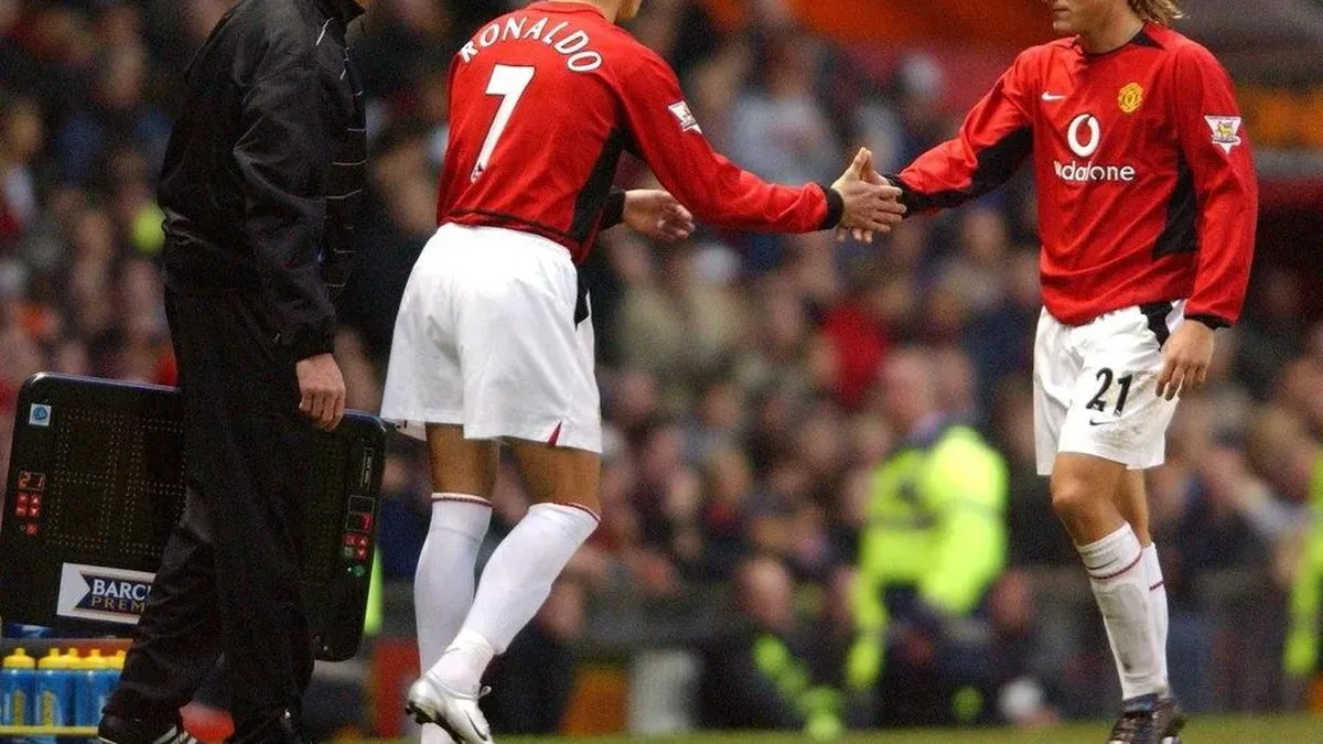 A 20 años de un golazo insólito de Diego Forlán para Manchester United