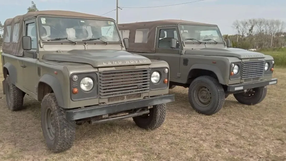 Los 30 Land Rover que se rematan y que pertenecieron al Ejército Nacional