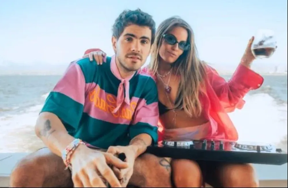 Fer Vázquez y Camila Rajchman volvieron a la cumbia cheta y así suena ...