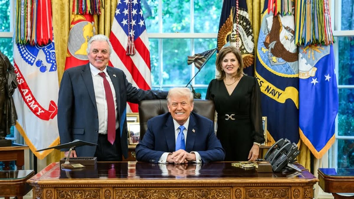 Trump recibió en la Casa Blanca a Lou Rinaldi, próximo embajador de ...