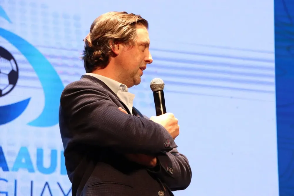 La defensa de Alonso a la polémica camiseta de alternativa de Uruguay ...