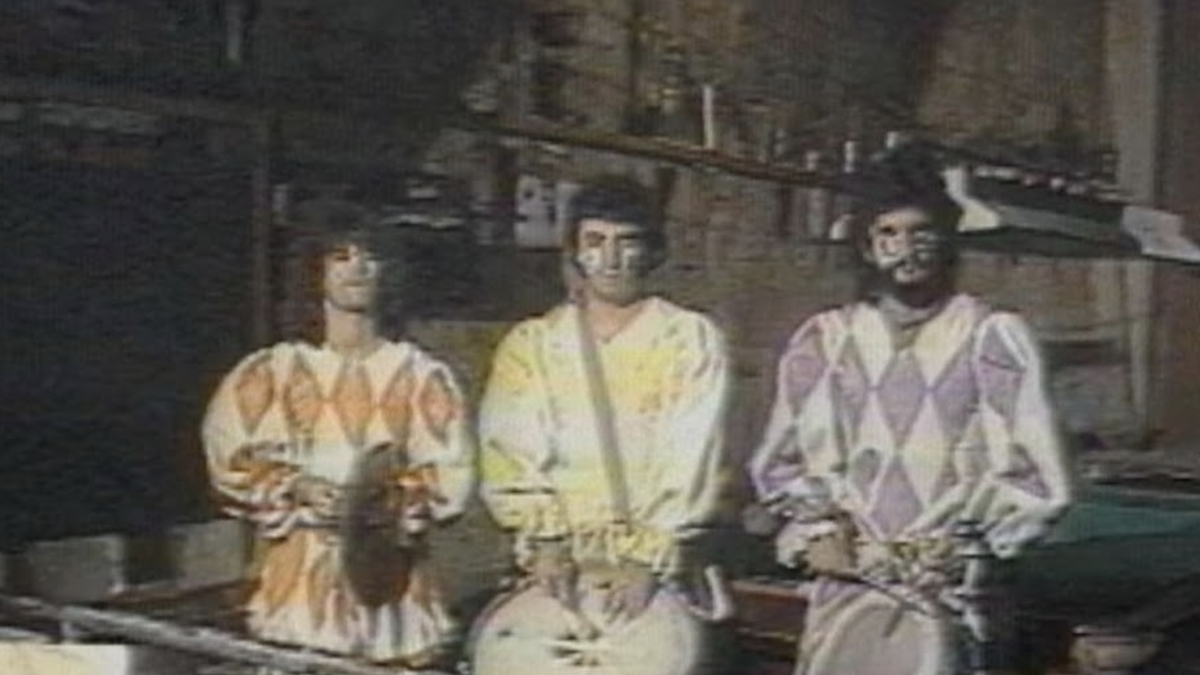 Del niño que iba solo al tablado a Brindis por Pierrot, el camino de Jaime Roos hacia la murga ...