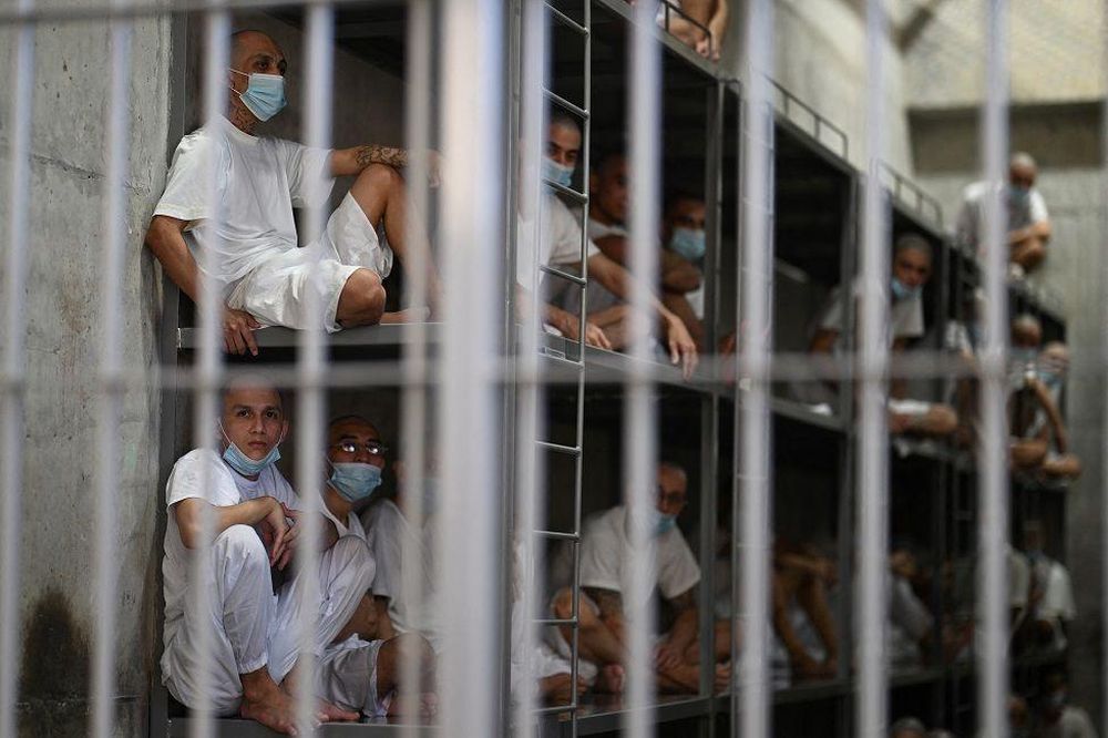 Cómo es el Cecot, la megacárcel en la que Bukele encerró a los cientos de venezolanos que el ...