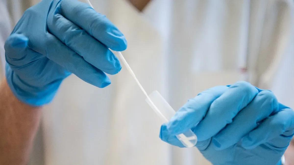 El Institut Pasteur abre un servicio de “hisoparking” para la población
