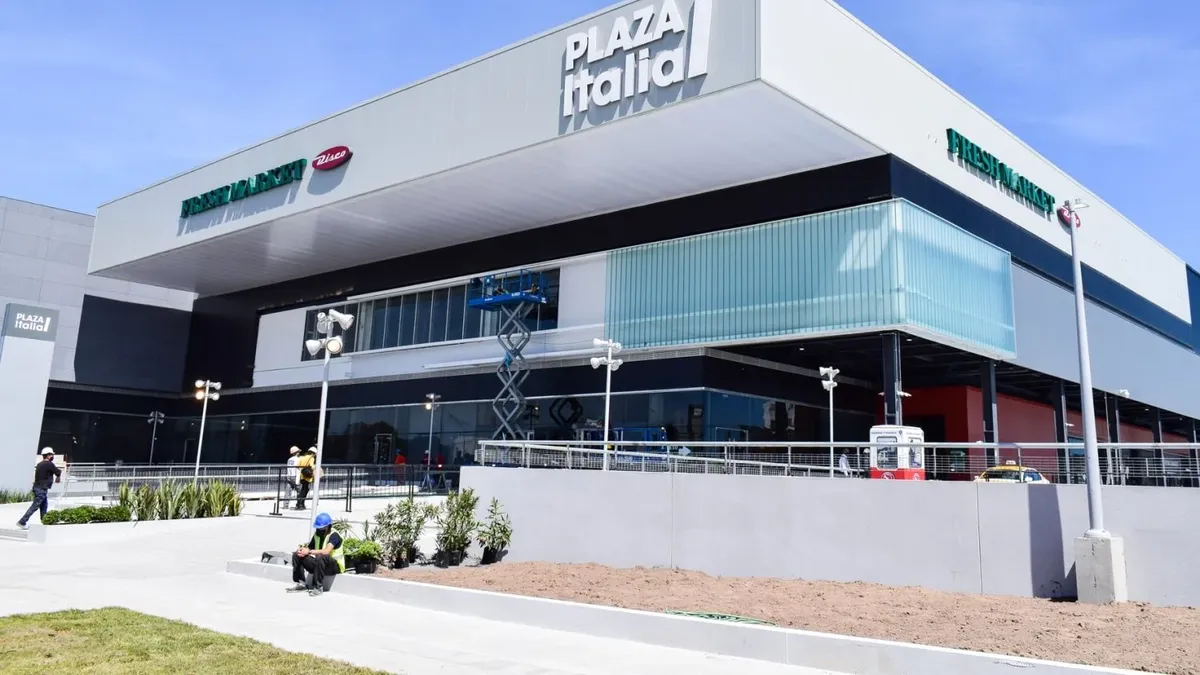 El shopping de Plaza Italia abrió sus puertas al público este viernes