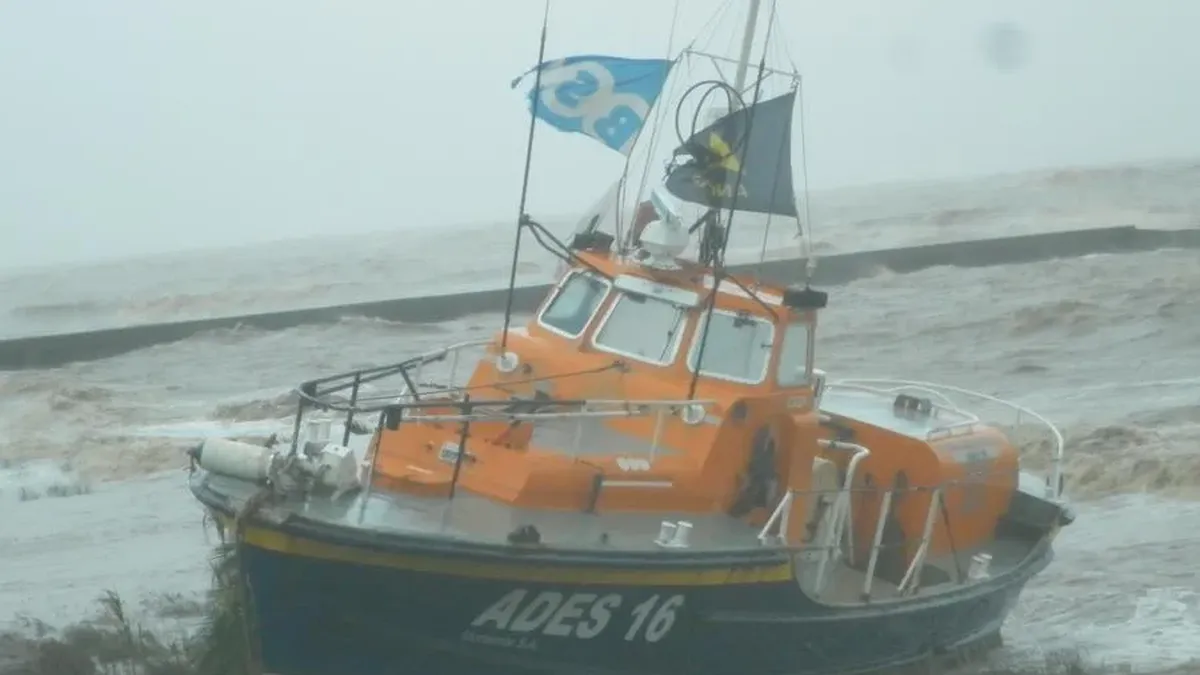 El barco de rescate que precisa ser rescatado