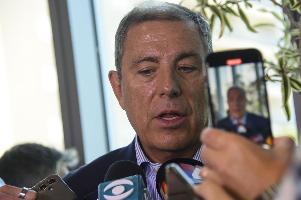 La pulseada por los salarios: Oddone y Castillo discuten las pautas ...