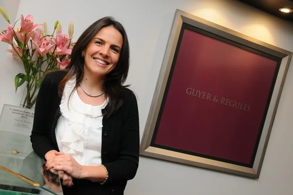 Quién es Corina Bove, destacada abogada de Guyer, especialista en fusiones, adquisiciones y ...