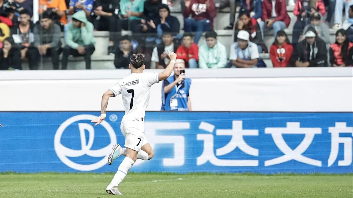 El golazo de Anderson Duarte contra Gambia que metió a Uruguay en ...