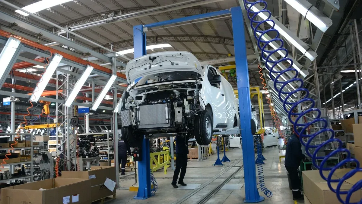 La nueva fábrica de Manuel Antelo, el argentino que sigue invirtiendo ...