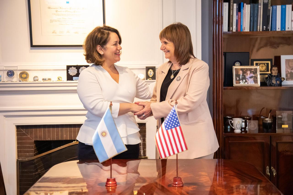 EEUU refuerza su presencia en Argentina: Heidi Gómez Rápalo se reunió ...