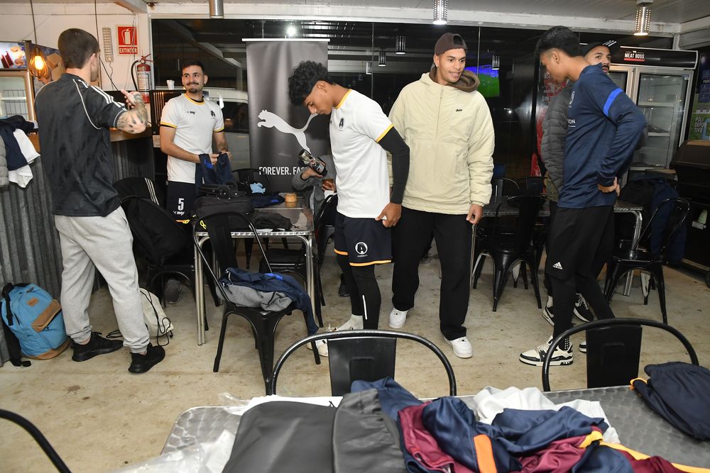 Academia FC, el equipo que quiere sorprender a Luis Suárez y Lionel ...