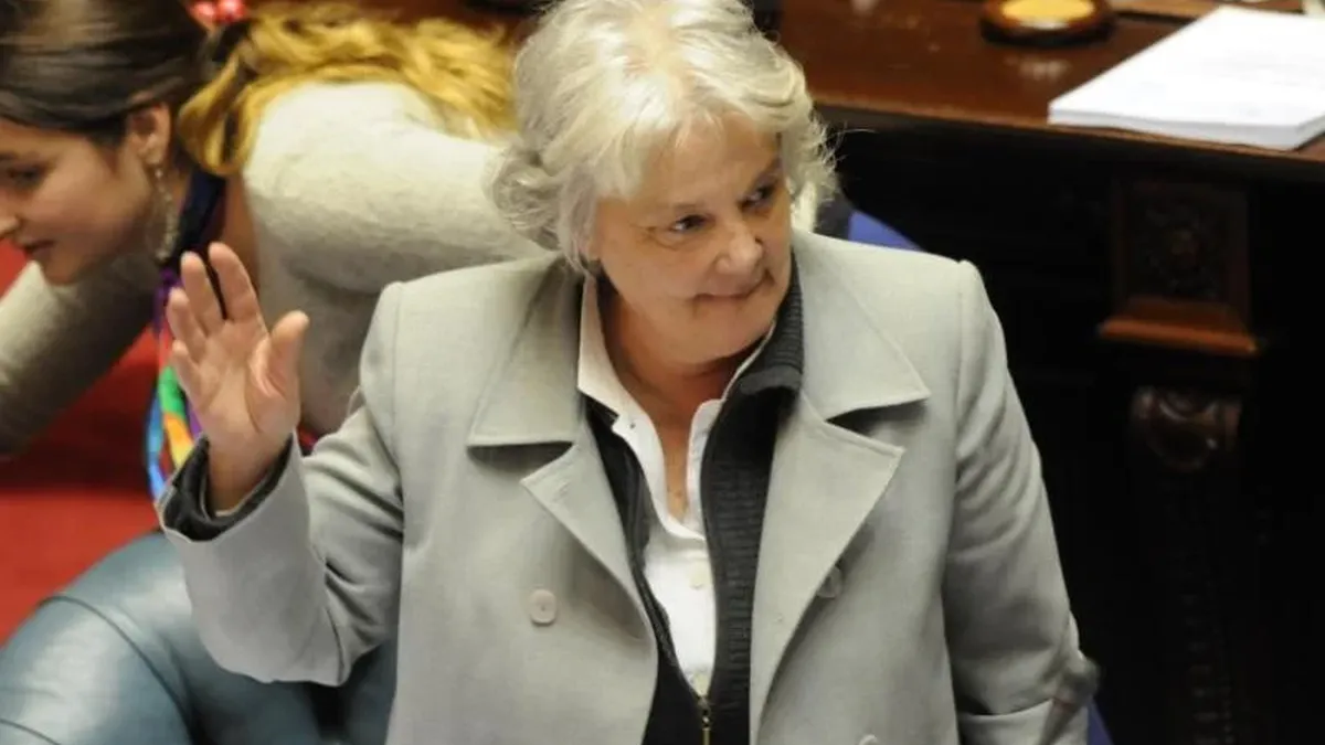 ¿Cuál es el pecado de que alguien lea?: Lucía Topolansky defendió el ...