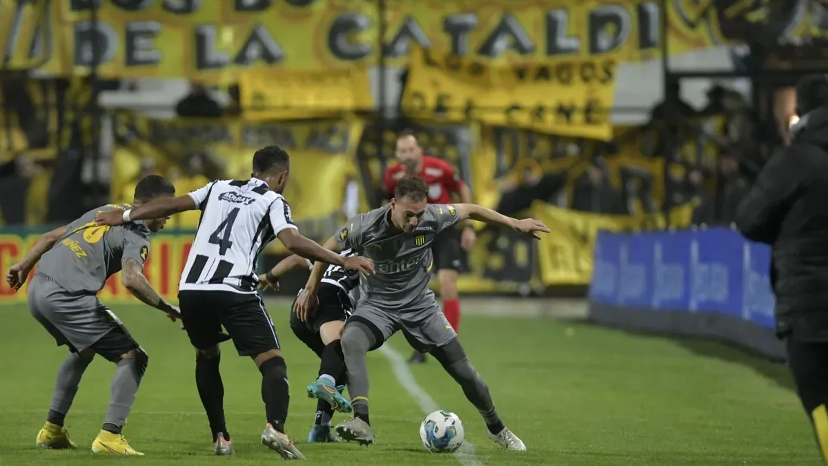 ¿Cuándo juega Wanderers vs Peñarol, posibles alineaciones y dónde verlo?