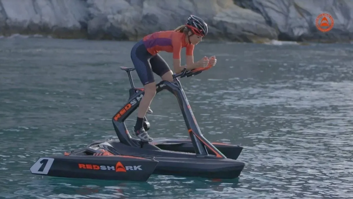 Así es la bicicleta acuática creada por un emprendedor español