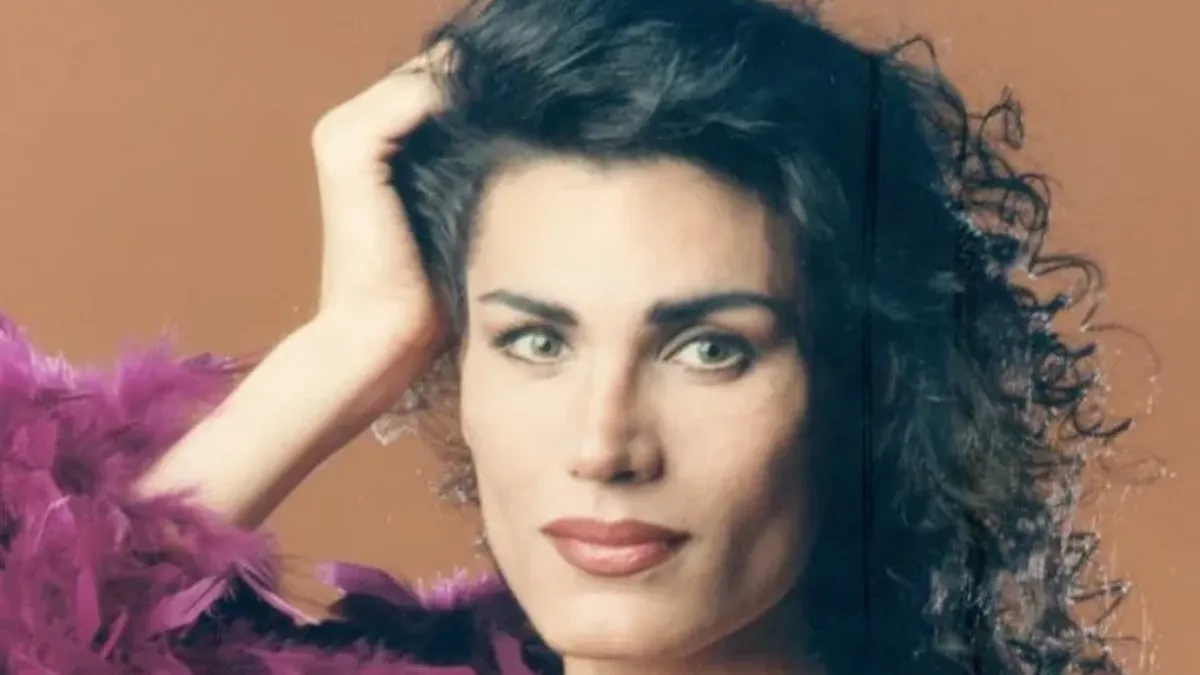 Se estrena Ella, la serie que cuenta la vida de Cris Miró, la primera ...