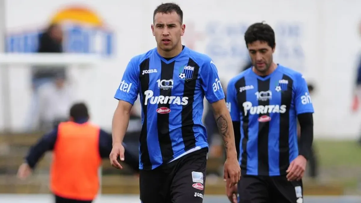 Junior Arias se hace desear