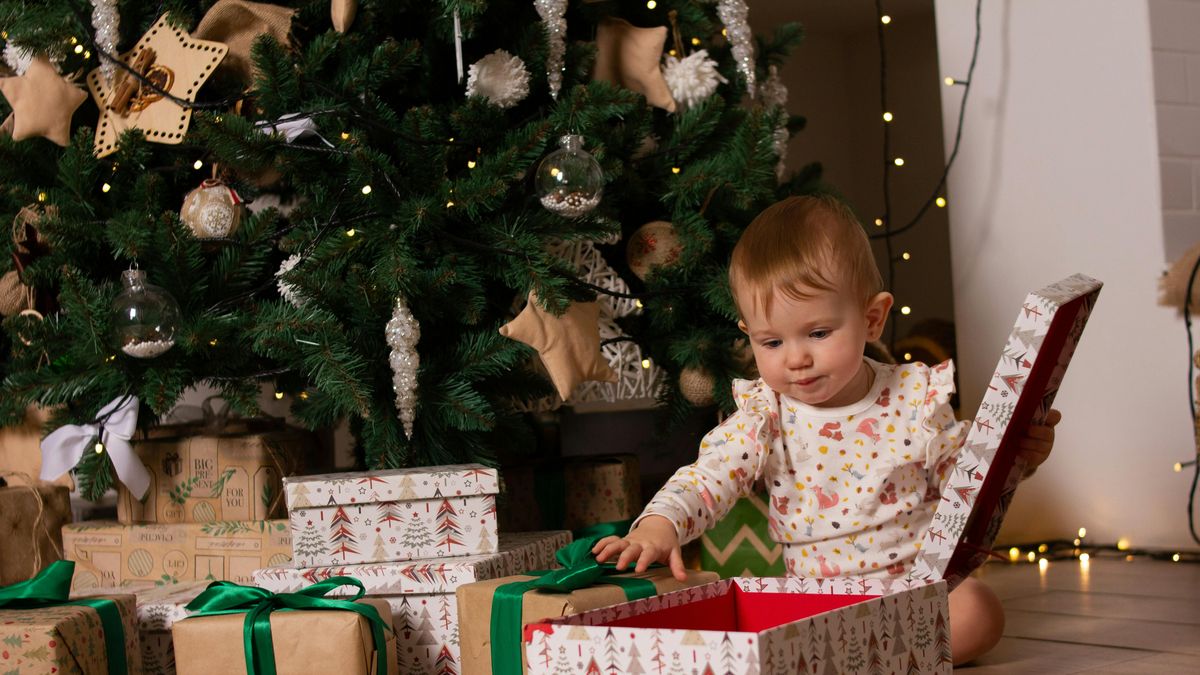 La regla de los cuatro regalos para regalar a los niños en Navidad