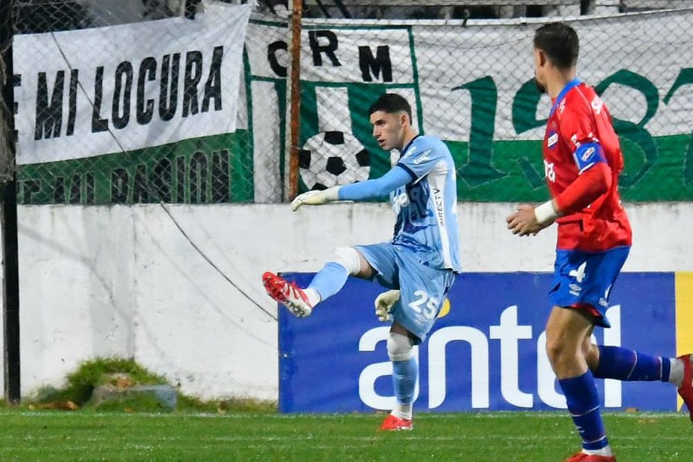 Racing 1-2 Nacional: el tricolor llegó a su décimo triunfo consecutivo ...