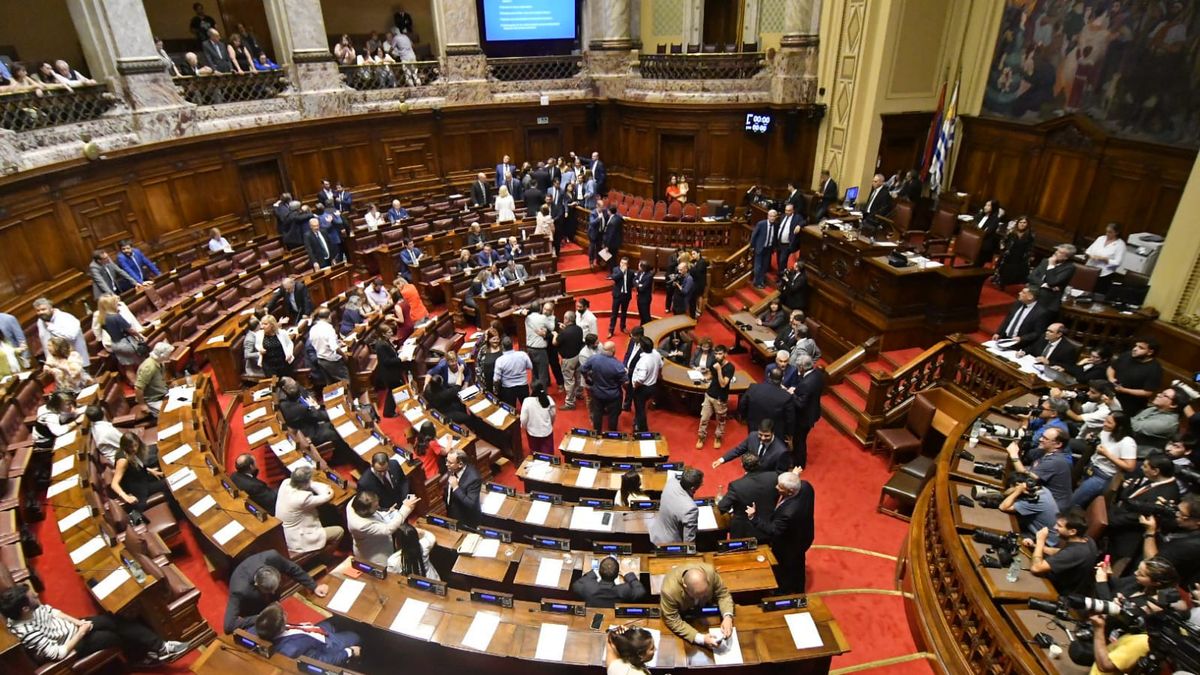 Parlamento aprobó la extensión del seguro de paro especial para los ...