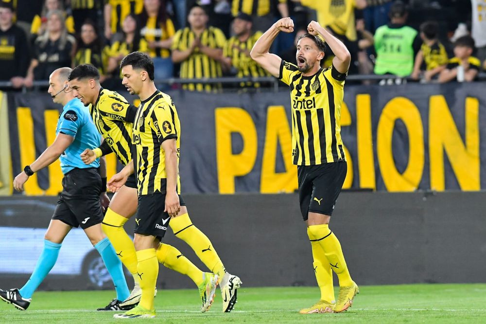 Sin mostrar demasiado y con muchas imprecisiones, Peñarol se llevó una ...