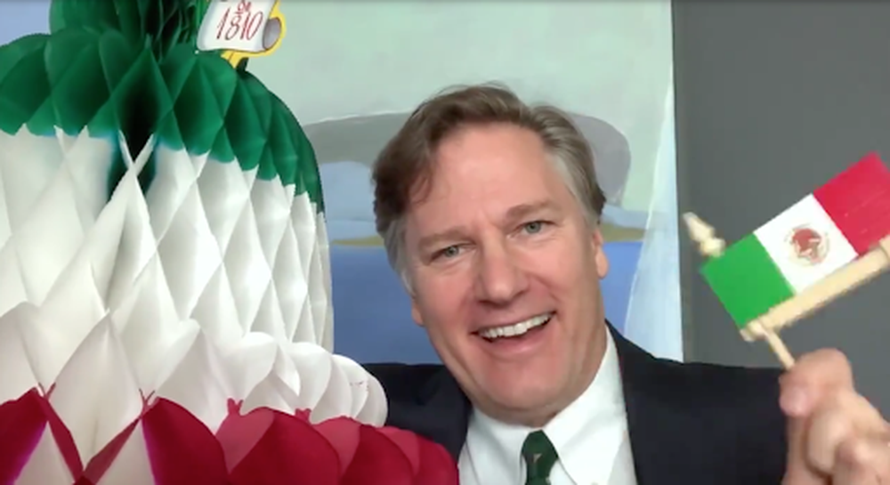 Welcome back to México, Mr. Landau!