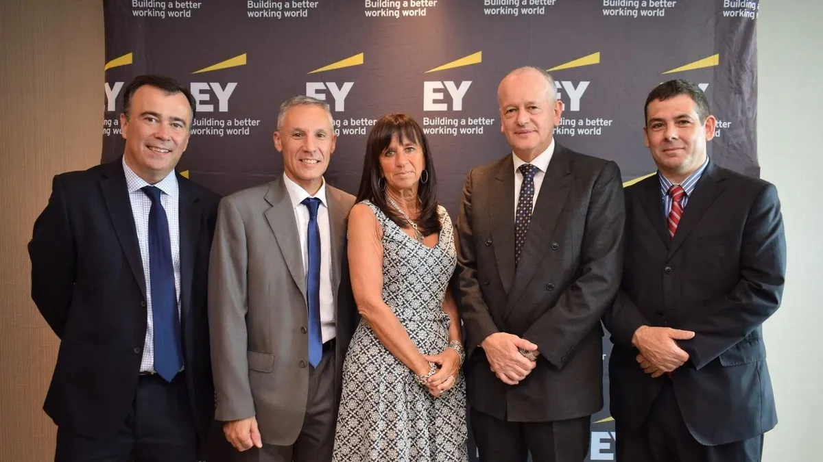 Brindis con EY Uruguay