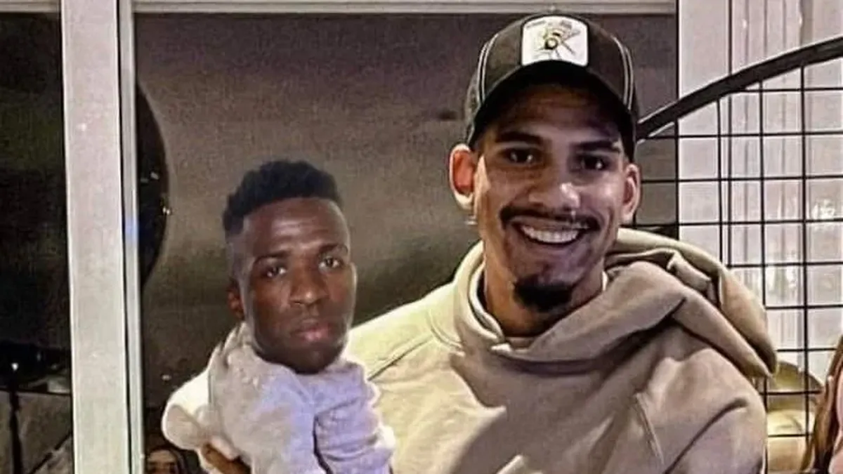 Ronald Araújo y Vinicius, los protagonistas de los memes del clásico ...