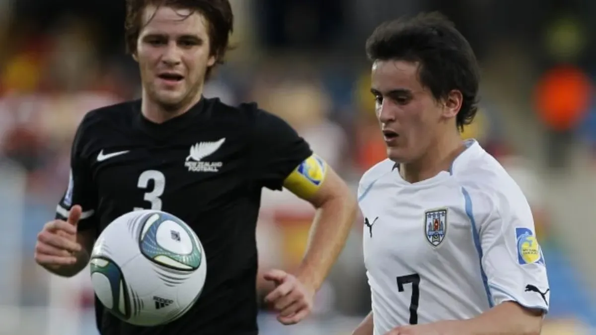 Adrián Luna y Juan Curbelo cerca de Nacional