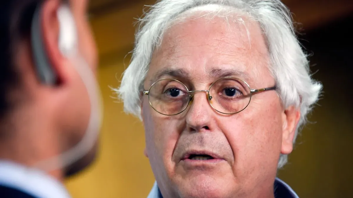 Pinta un mundo color rosa: Rodolfo Saldain sobre la cadena nacional del ...