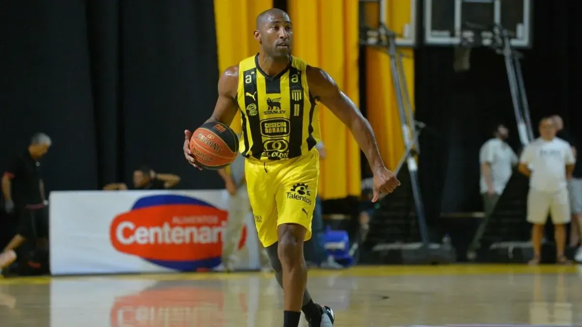 Video: el golpe en los genitales de Jayson Granger de Peñarol a Alex ...
