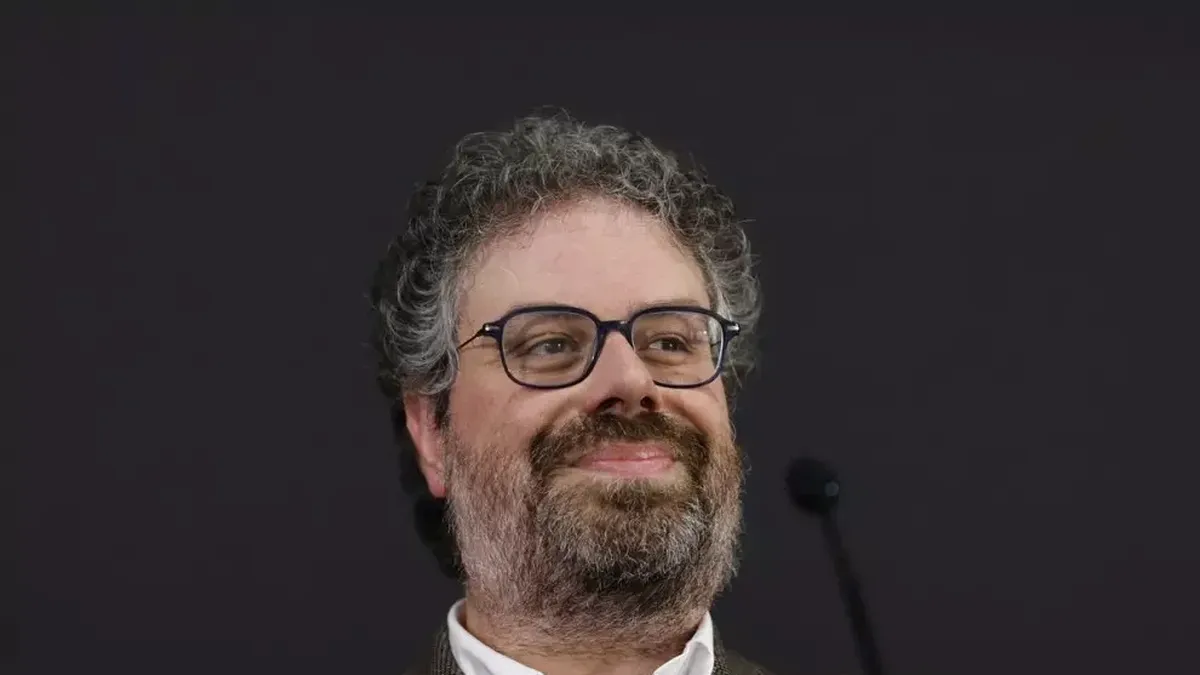 El escritor español Sergio del Molino gana el Premio Alfaguara de novela