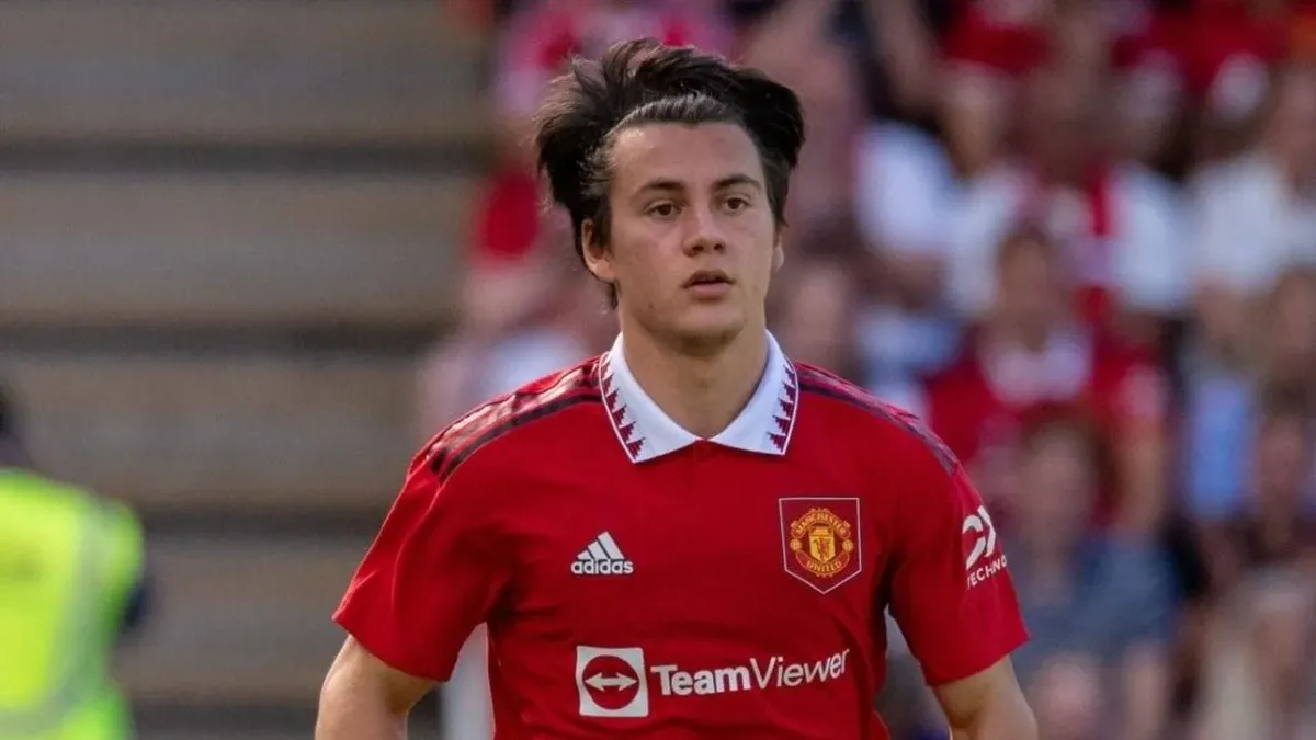 La salida de Pellistri del Manchester es inminente, dijo su ...