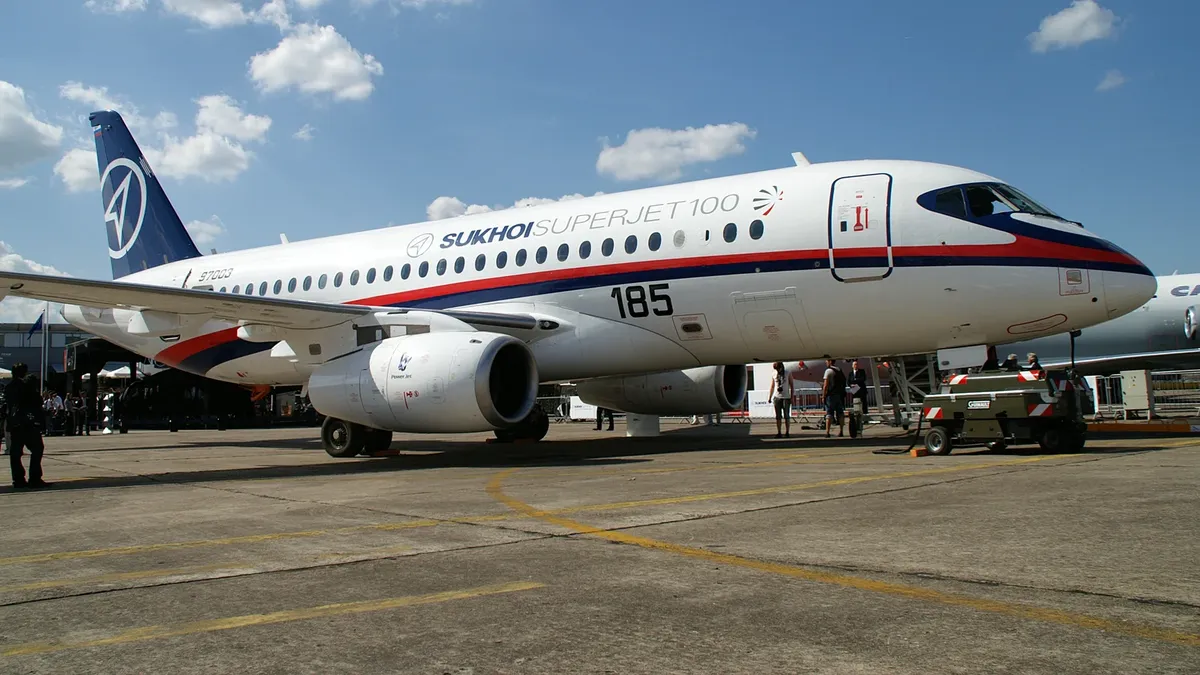 Avión desaparece en Indonesia con 46 pasajeros