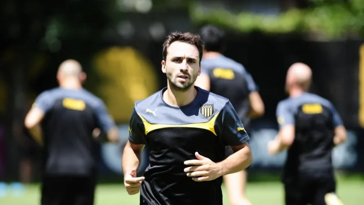 Albín vuelve al fútbol uruguayo