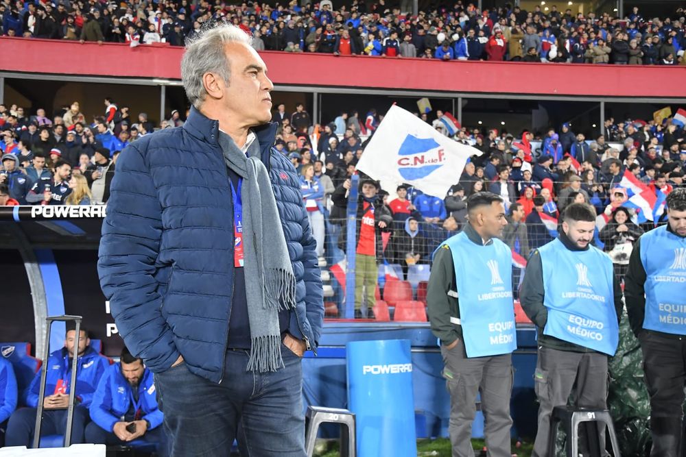 Nacional fue superior a Peñarol y se llevó una clara victoria pese a la ...