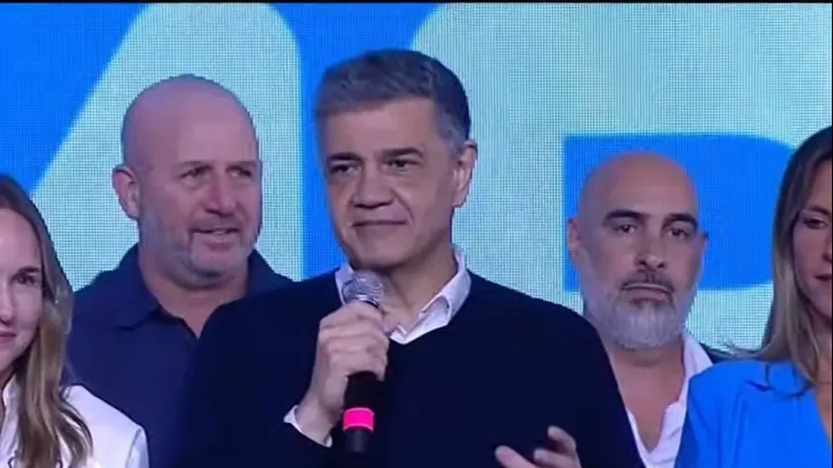 Jorge Macri ganó por amplio margen en la Ciudad, pero enfrentaría a Santoro en segunda vuelta