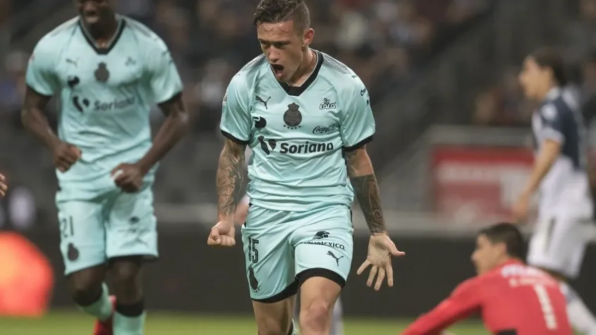 Brian Lozano festejó en México