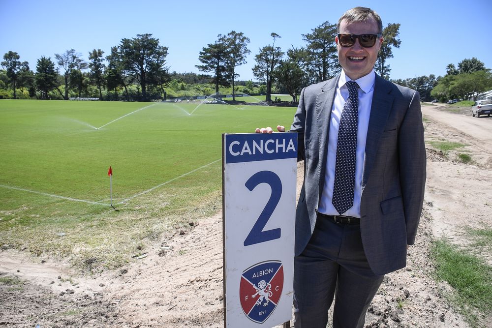 Nueve canchas de fútbol, una residencia de juveniles y más de 5000 m² ...